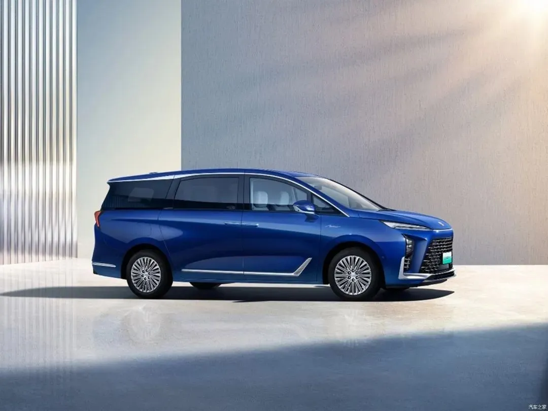 国产MPV步步紧逼，别克GL8插混版面临围剿！