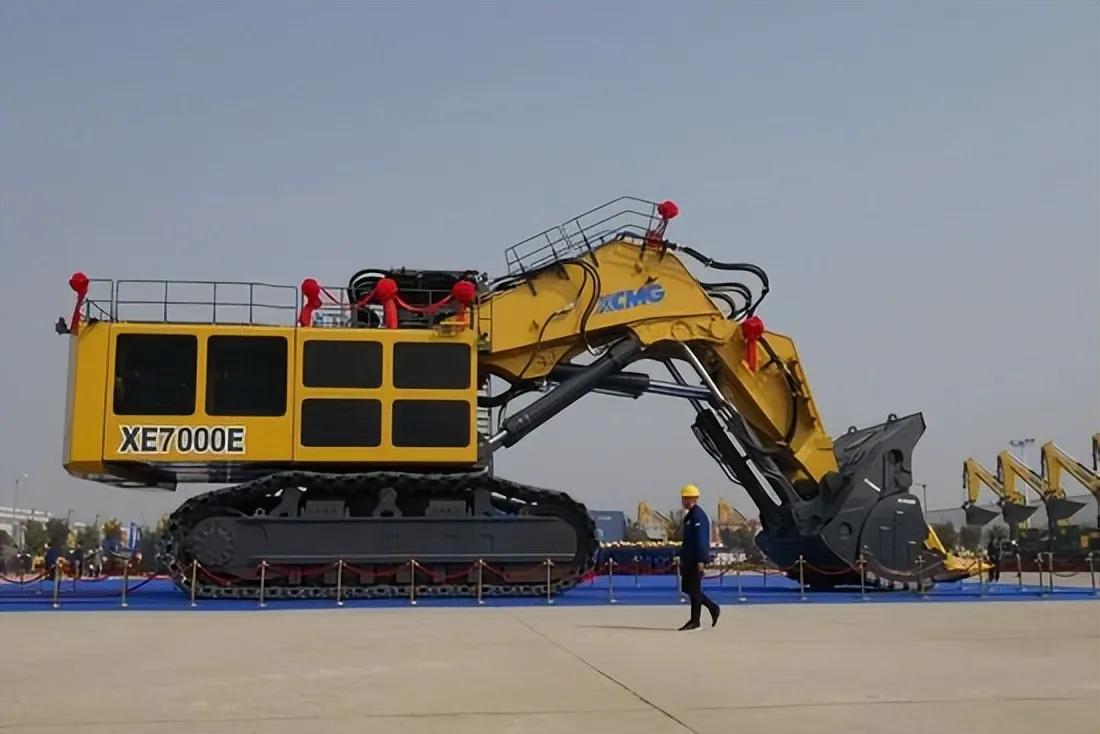 挖掘机中的巨无霸，“神州第一挖”有多强？一铲子能挖60吨煤炭